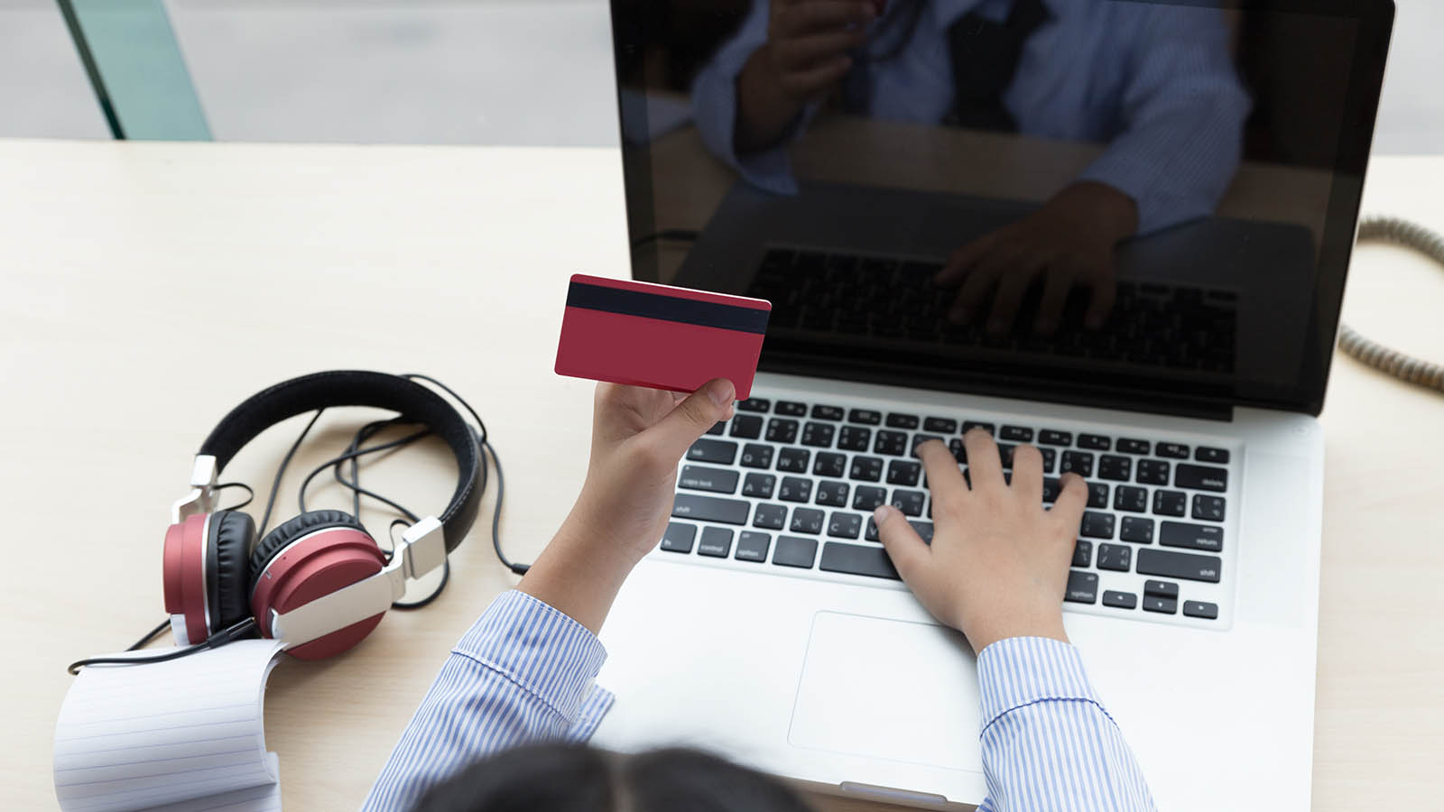 Les dette før du gir bankkort til barna | Barnevakten