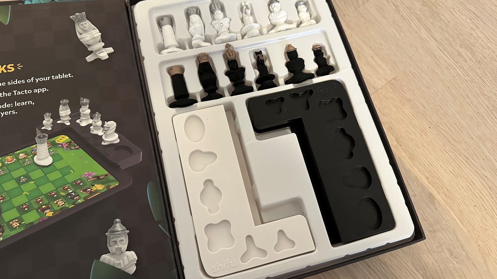 Tacto Chess | Barnevakten