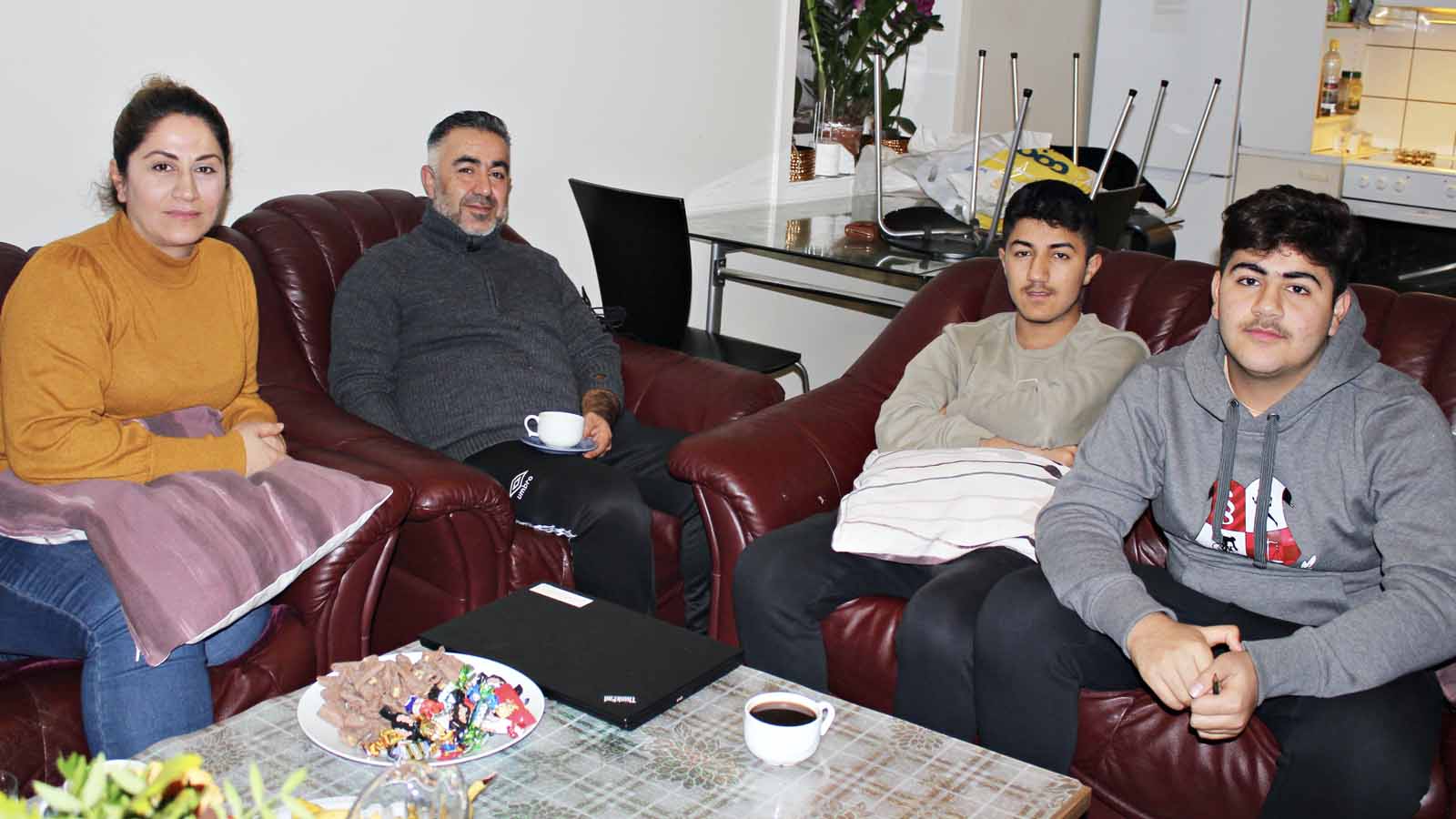 You get to play games only on weekends | Barnevakten